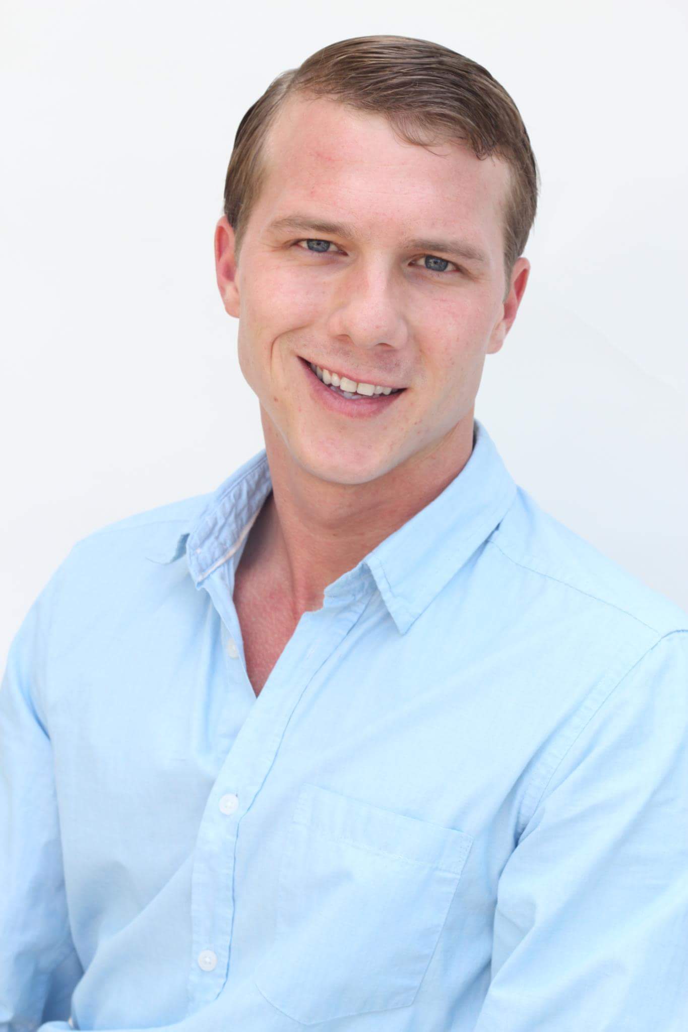 John Charles Dickson — Biografi Aktor, Film, Penghargaan & Fakta