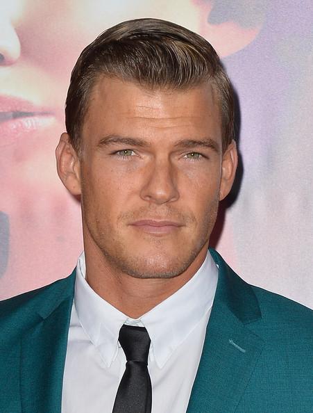 Alan Ritchson — Biografi Aktor, Film, Penghargaan & Fakta