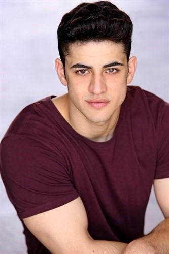 Adam Elshar — Biografi Aktor, Film, Penghargaan & Fakta