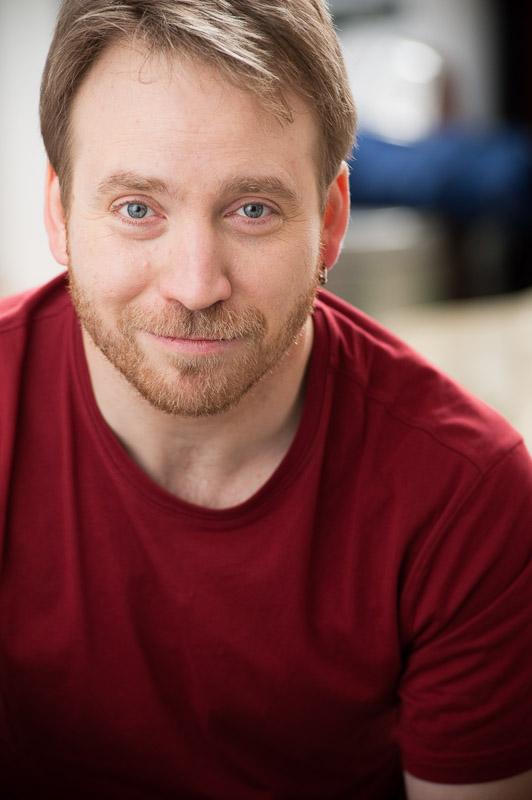 Trevor Devall — Biografi Aktor, Film, Penghargaan & Fakta