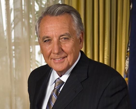 Bob Gunton — Biografi Aktor, Film, Penghargaan & Fakta