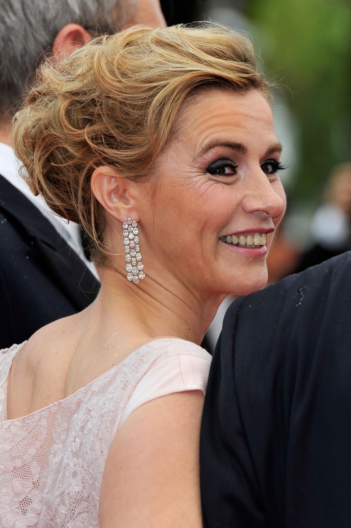 Anne Consigny — Biografi Aktor, Film, Penghargaan & Fakta Anne Consigny — Biografi Aktor, Film, Penghargaan & Fakta