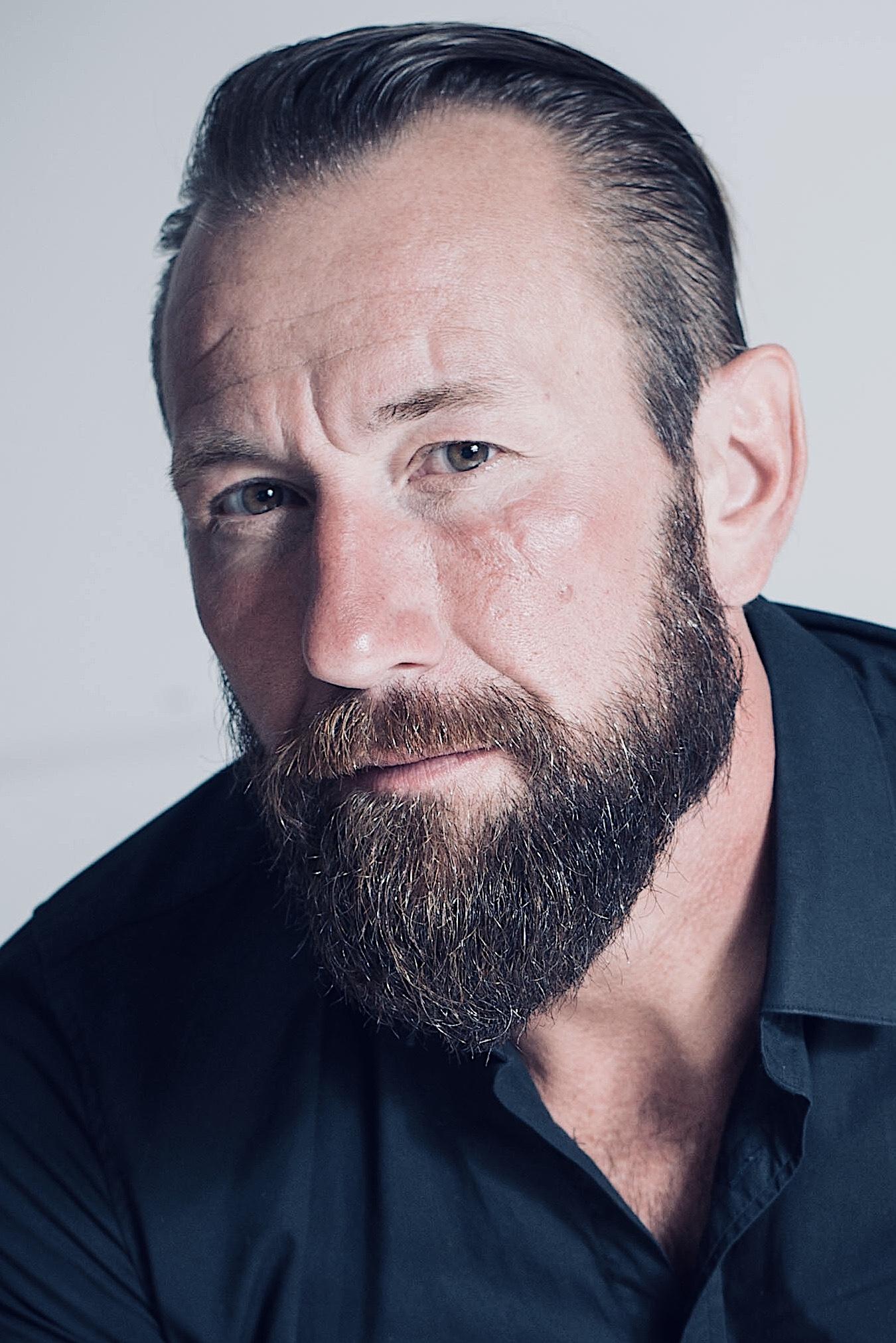 Robert Follin — Biografi Aktor, Film, Penghargaan & Fakta