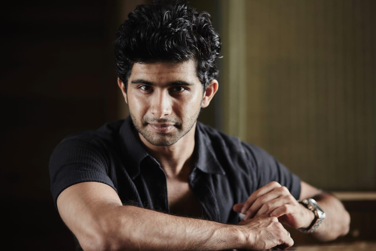 Siddharth Menon — Biografi Aktor, Film, Penghargaan & Fakta