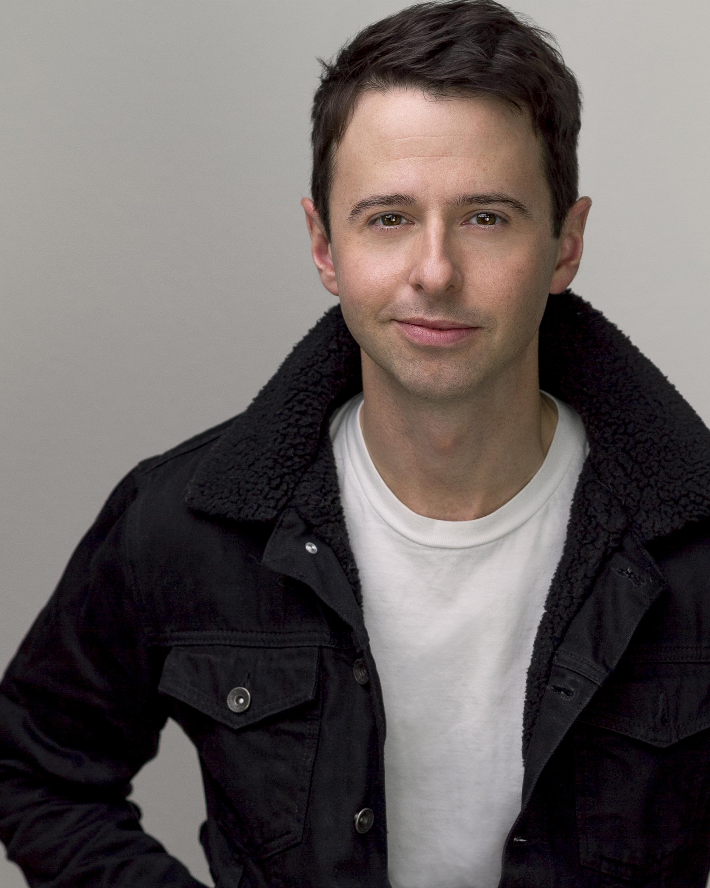 John Milhiser — Biografi Aktor, Film, Penghargaan & Fakta