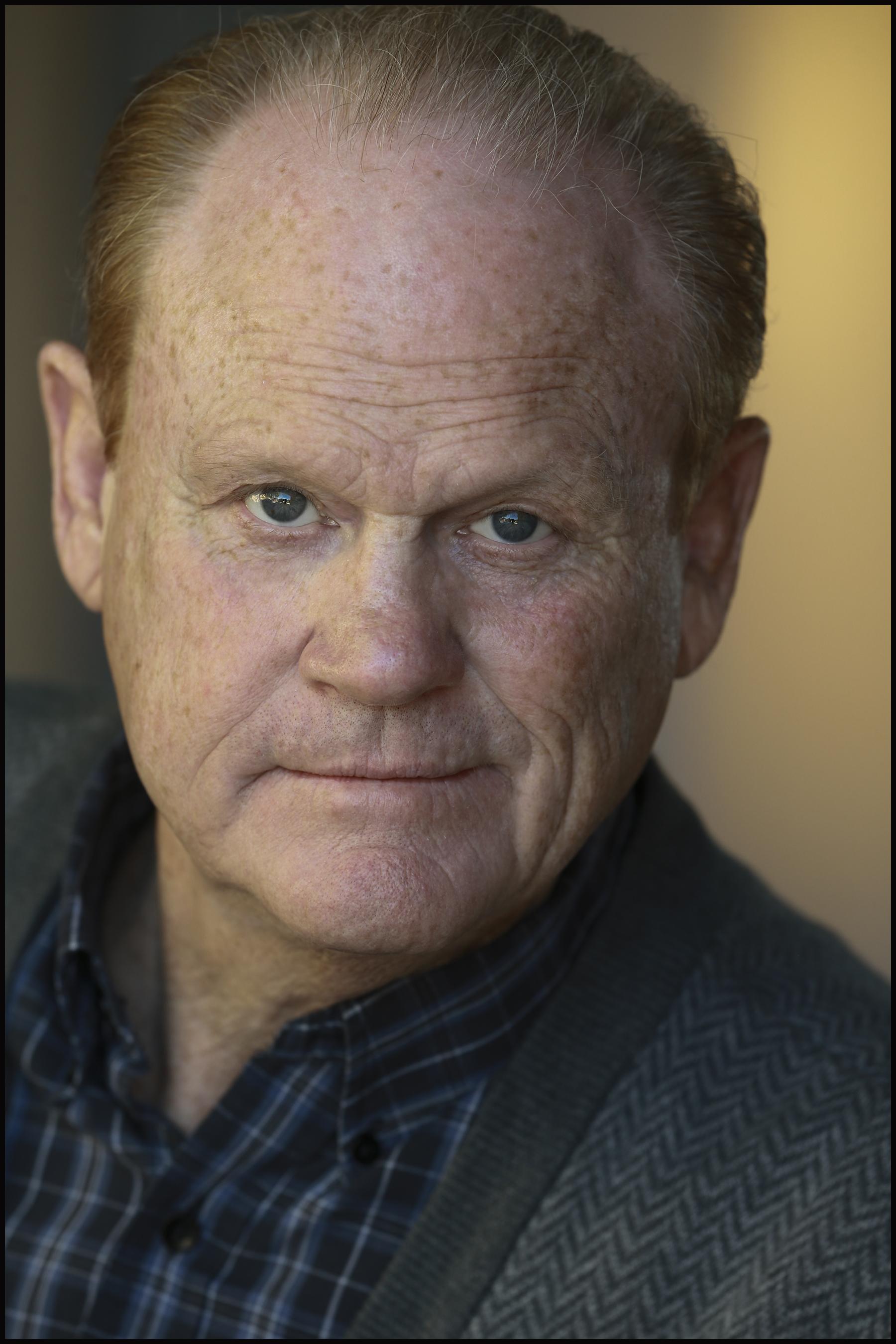 Dan Hewitt Owens — Biografi Aktor, Film, Penghargaan & Fakta