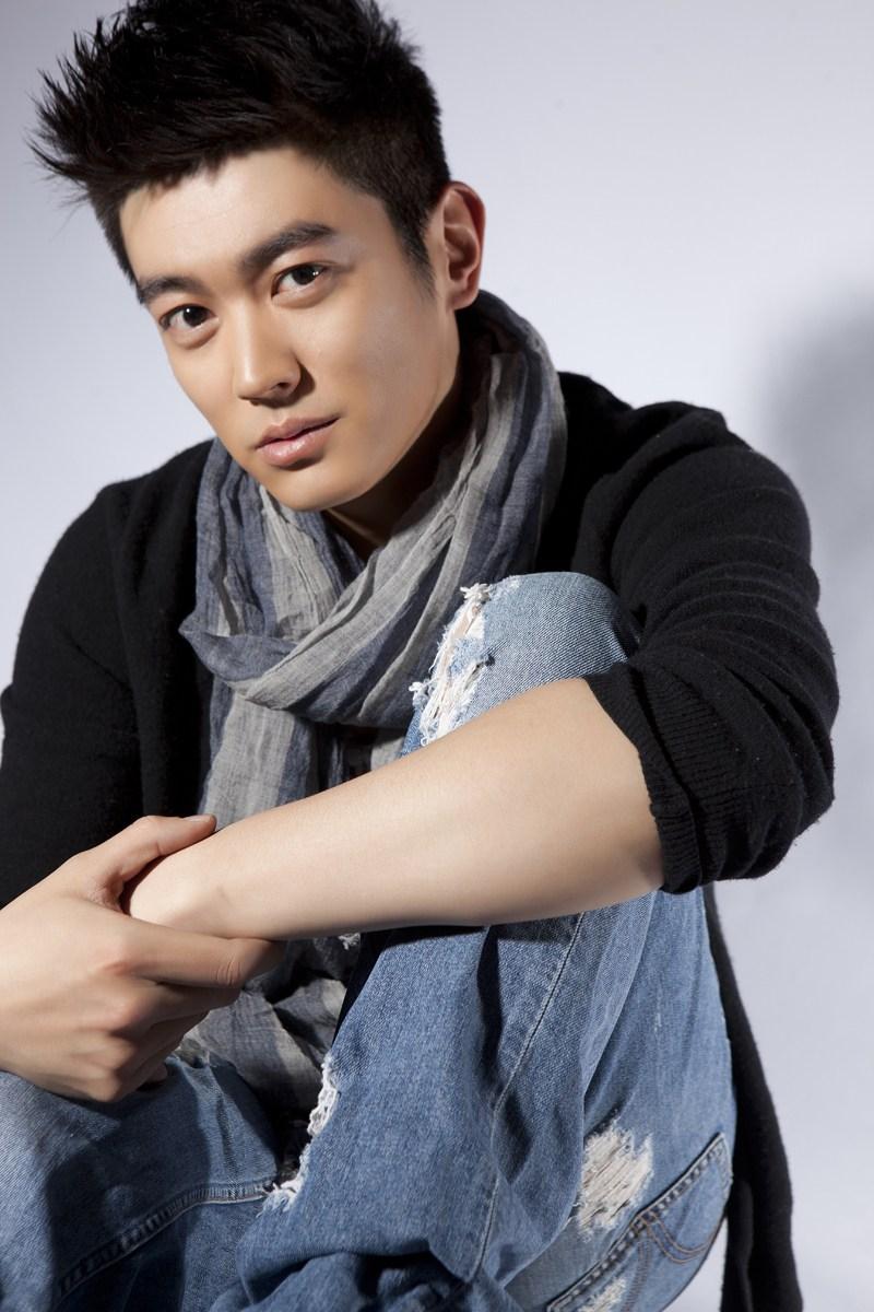 Jiang Du — Biografi Aktor, Film, Penghargaan & Fakta