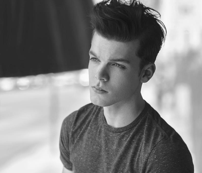 Cameron Monaghan — Biografi Aktor, Film, Penghargaan & Fakta