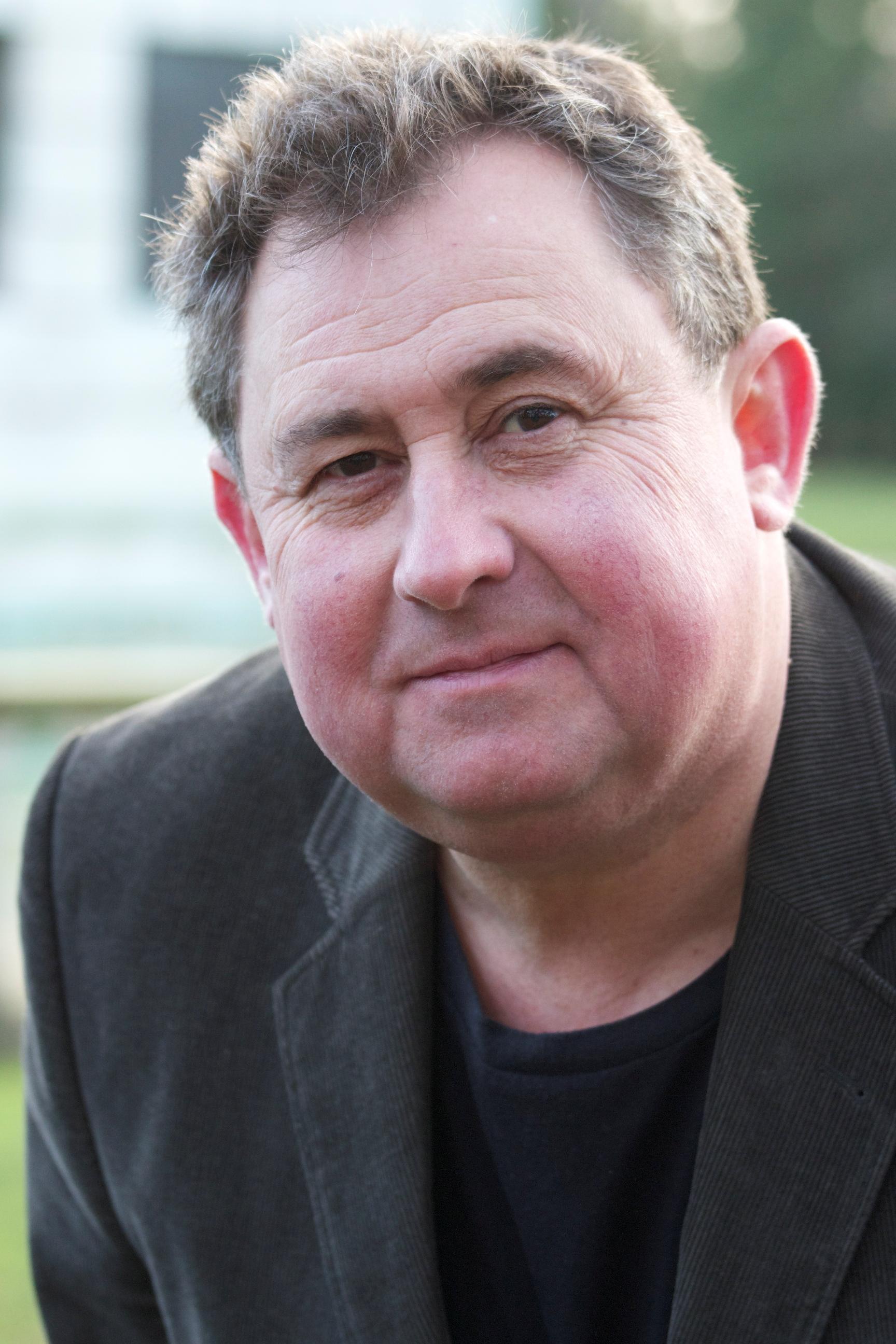 Pablo Raybould — Biografi Aktor, Film, Penghargaan & Fakta