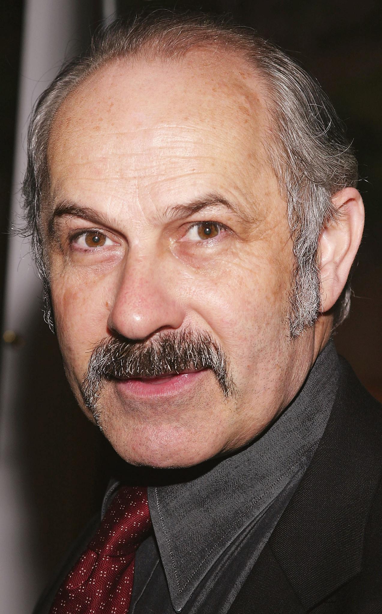 Nicholas Woodeson — Biografi Aktor, Film, Penghargaan & Fakta