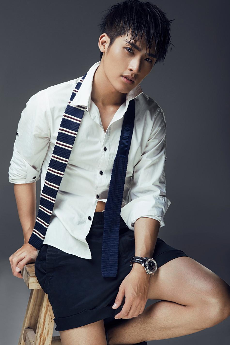 He Zhang — Biografi Aktor, Film, Penghargaan & Fakta