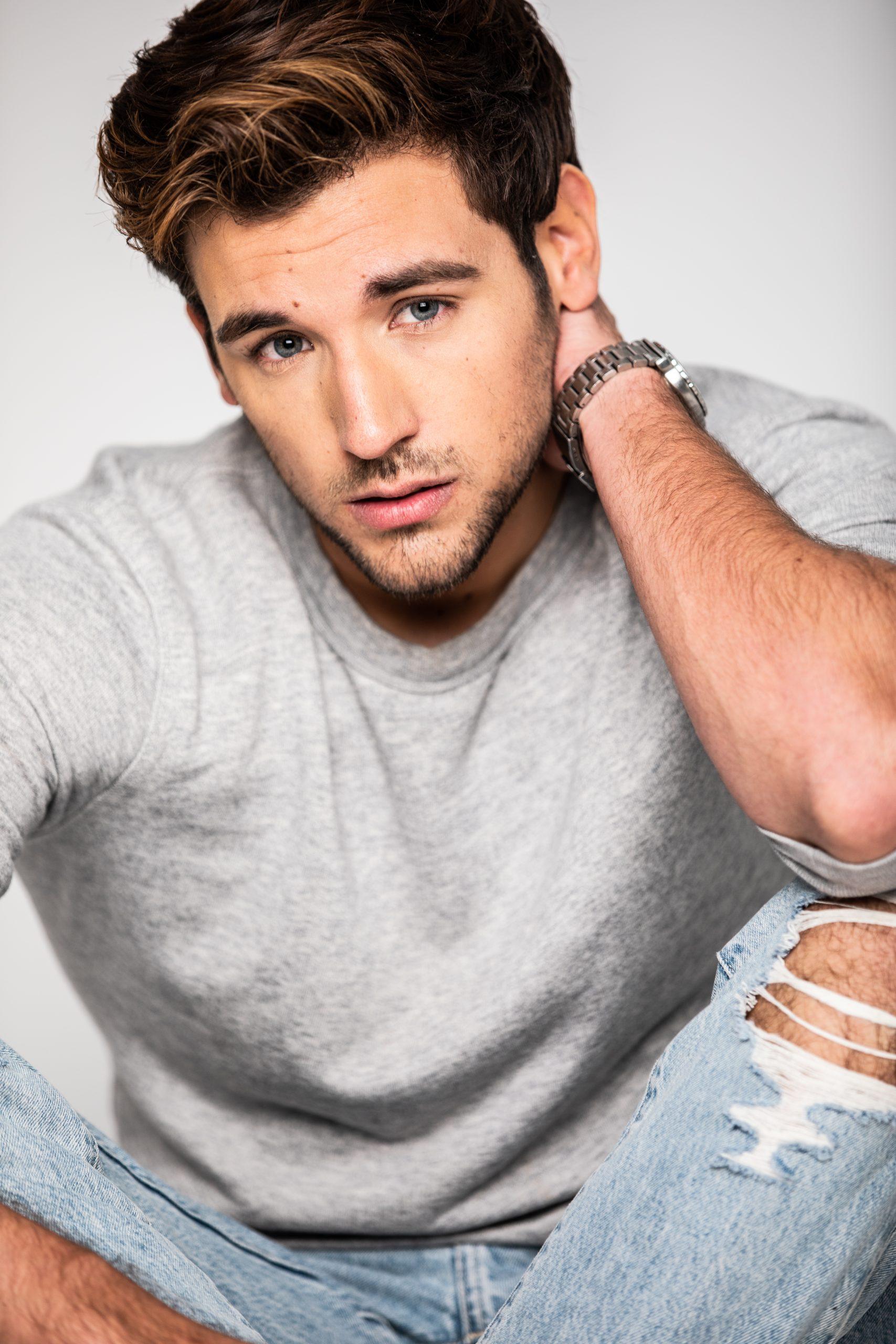 Chris Cimperman — Biografi Aktor, Film, Penghargaan & Fakta